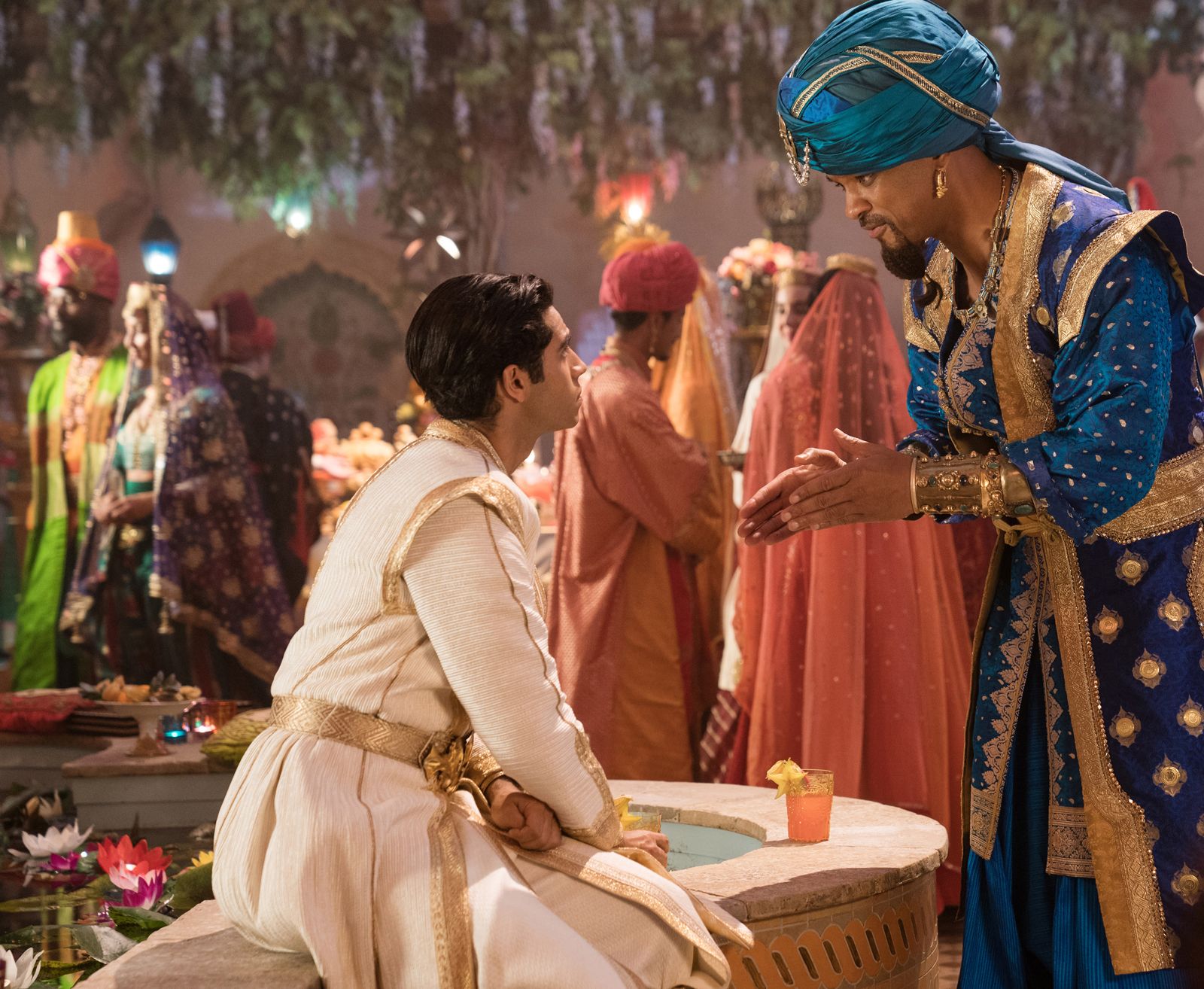Bild zu Mena Massoud - Aladdin : Bild Will Smith, Mena Massoud - Foto 20 von 37 - FILMSTARTS.de