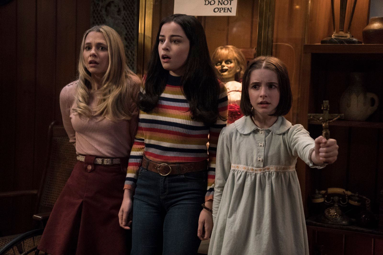 Bild zu Mckenna Grace - Annabelle 3 : Bild Mckenna Grace, Madison ...