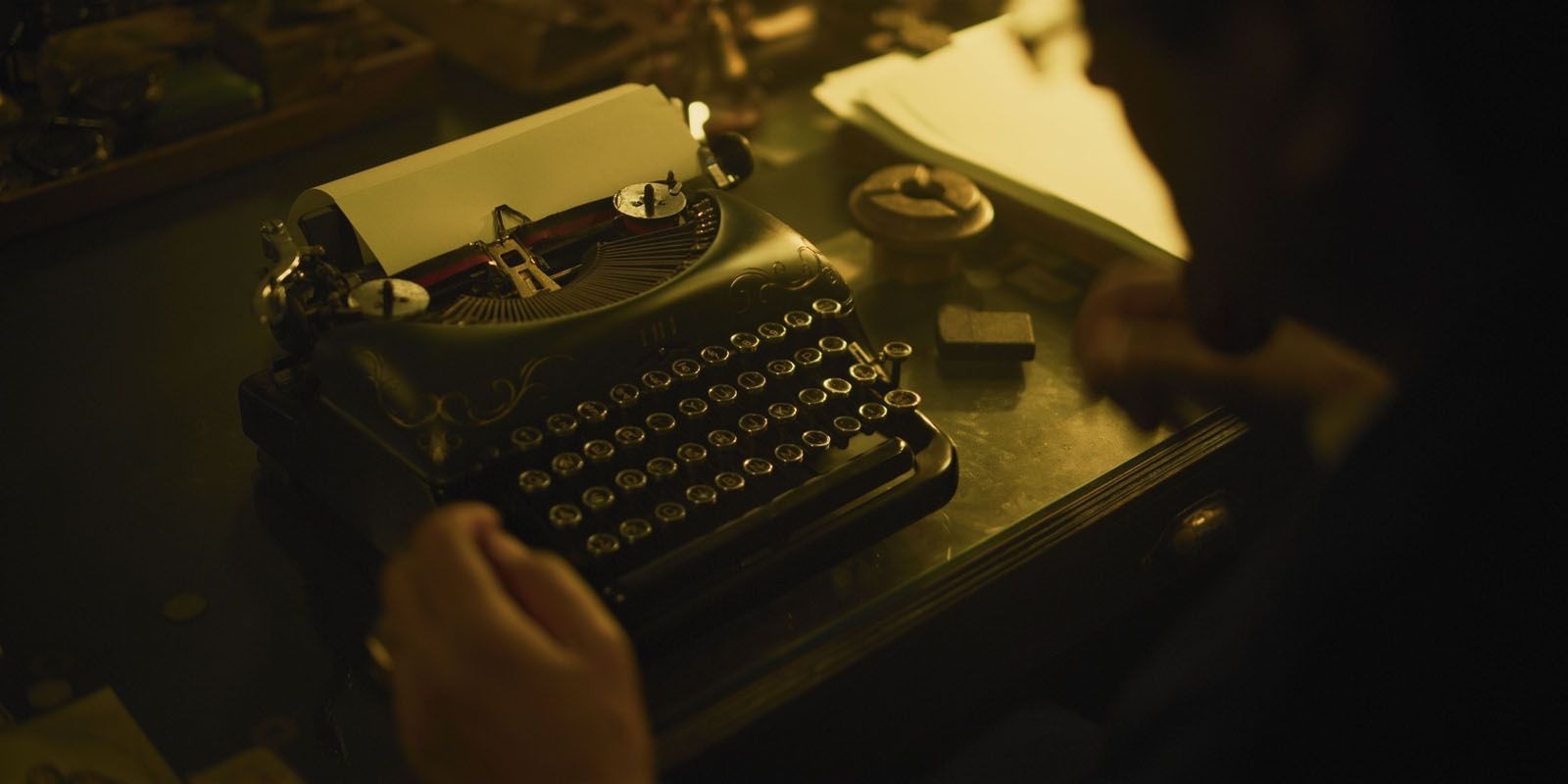 Typewriter: Typewriter : Bild - 2 von 10 - FILMSTARTS.de