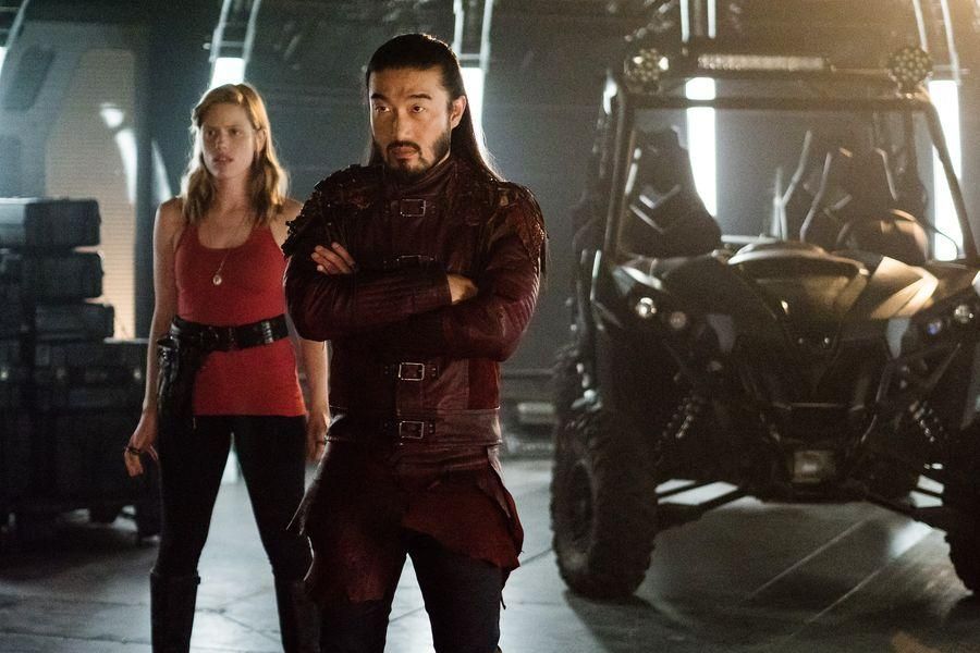 Killjoys: Killjoys : Bild Sean Baek, Kelly McCormack - 19 von 242 ...