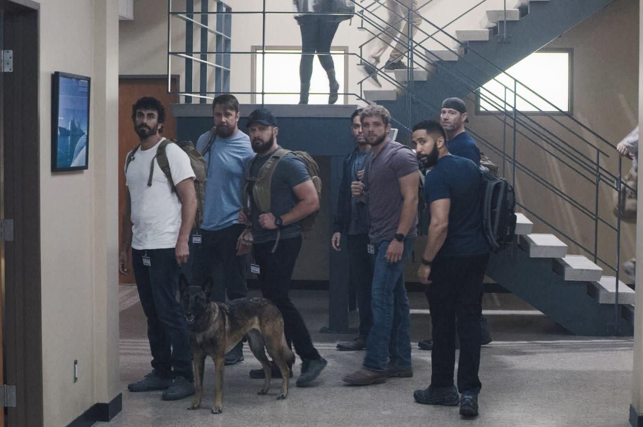 SEAL Team: SEAL Team : Bild Lucca De Oliveira, Scott Fox, Neil Brown Jr ...