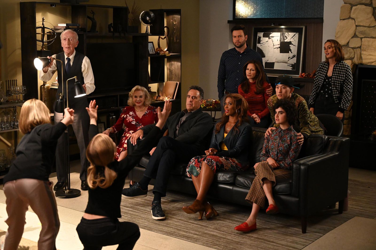 Bild zu Sarah Yarkin - Single Parents : Bild Leighton Meester, Jama ...