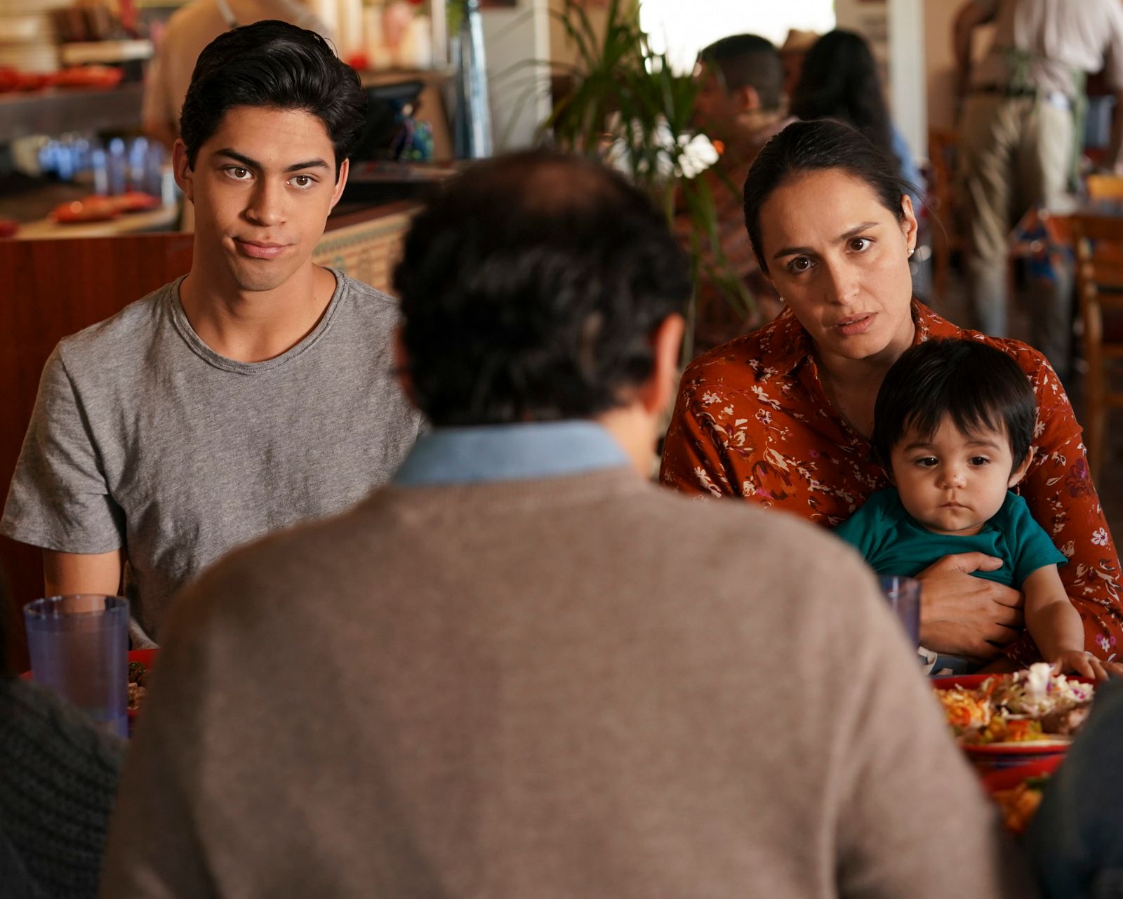 Party of Five: Party of Five : Bild Niko Guardado, Fernanda Urrejola ...