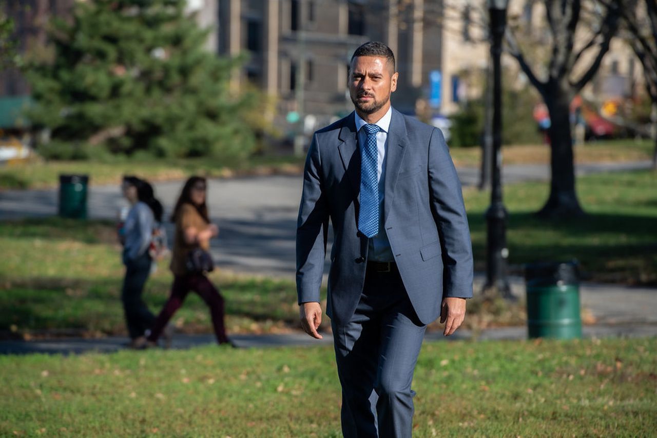 Manifest: Manifest : Bild J.R. Ramirez - 64 von 189 - FILMSTARTS.de