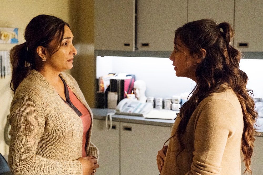 The Magicians: The Magicians : Bild Meera Simhan, Stella Maeve - 8 von ...