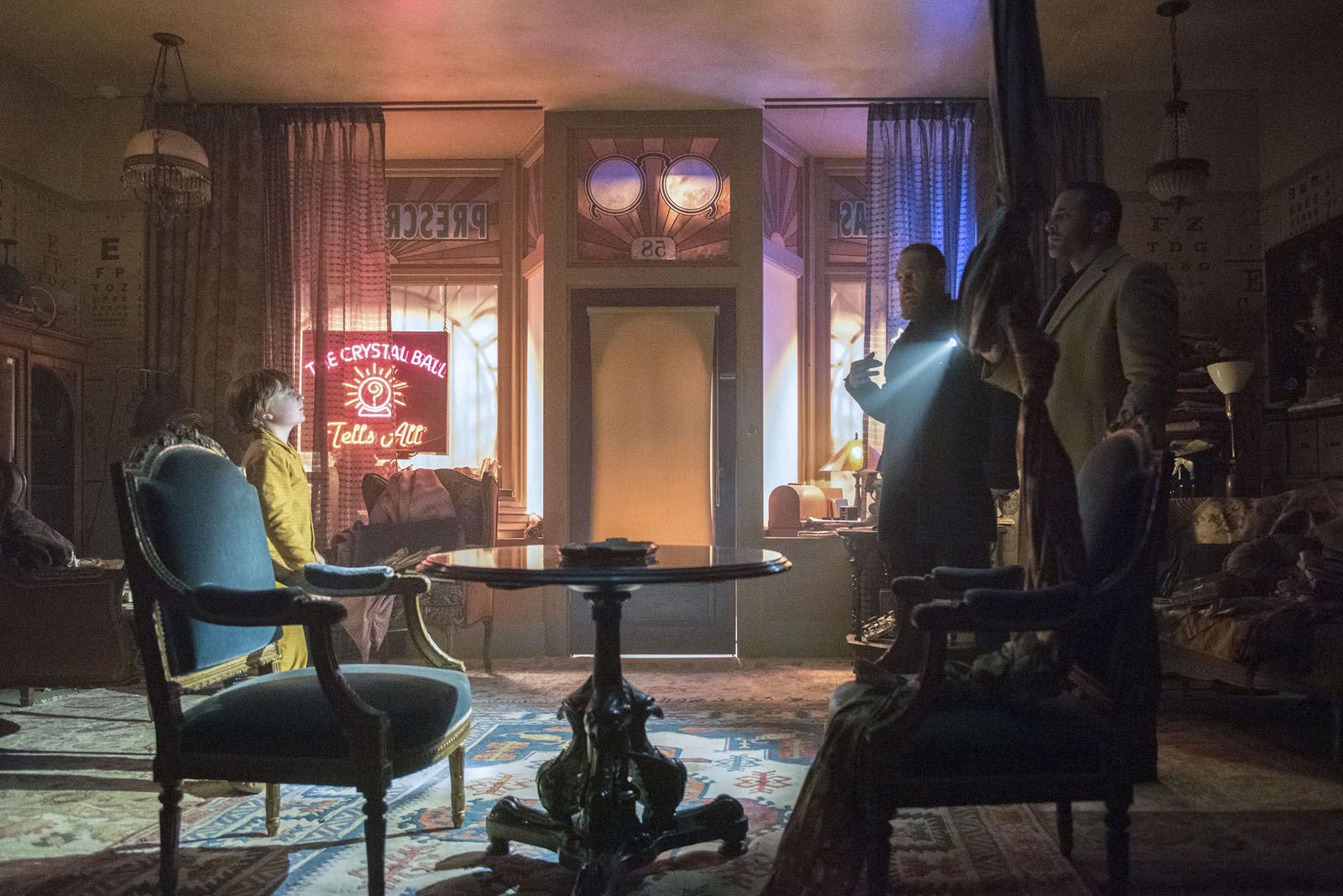 Bild zu Ethan Embry - Bild Ethan Embry, Daniel Sunjata, Miles Foley ...