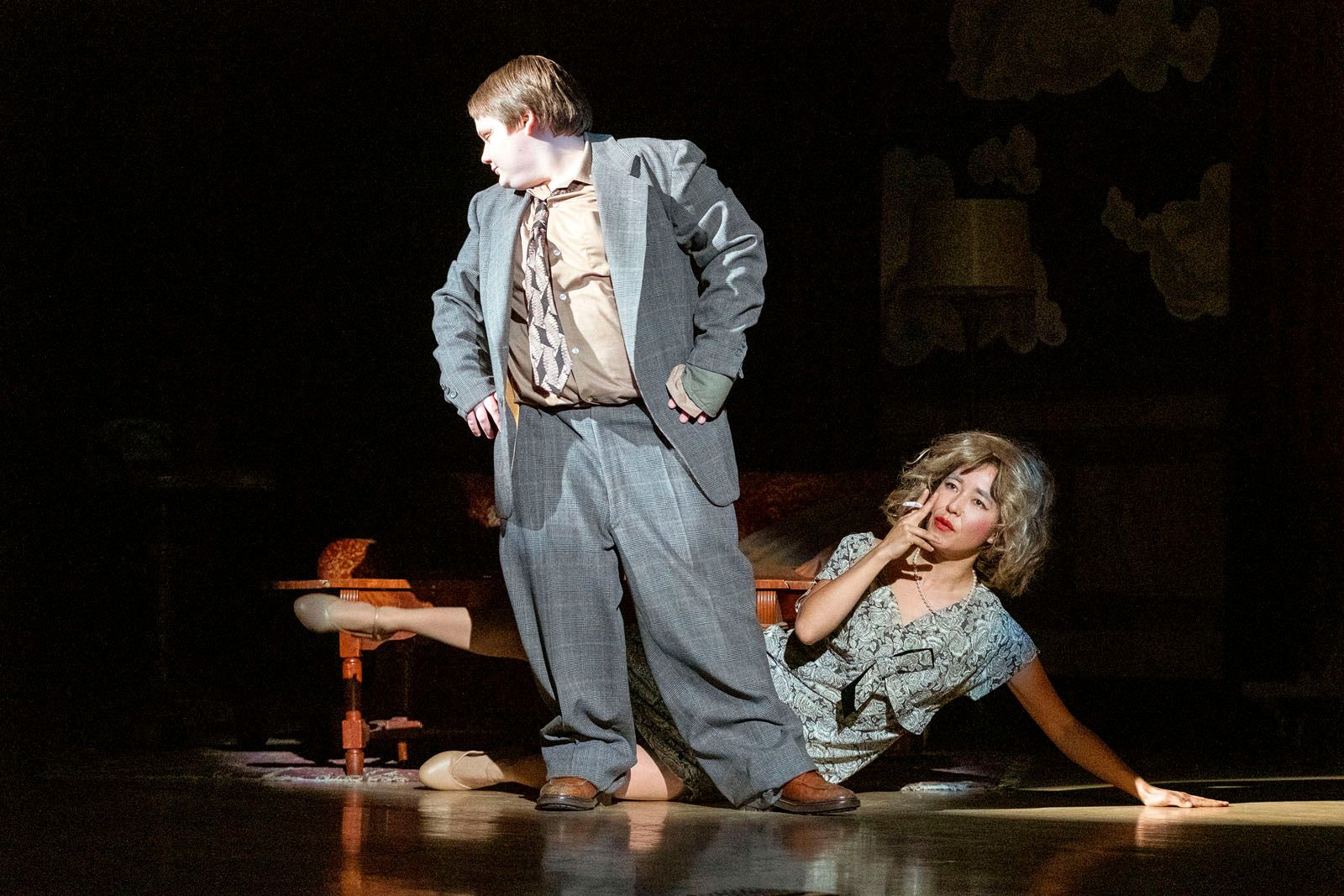 Bild zu Dylan Gage - Bild Dylan Gage, Maya Erskine - FILMSTARTS.de