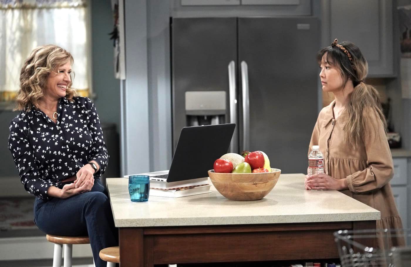 Bild zu Krista Marie Yu - Last Man Standing : Bild Krista Marie Yu ...