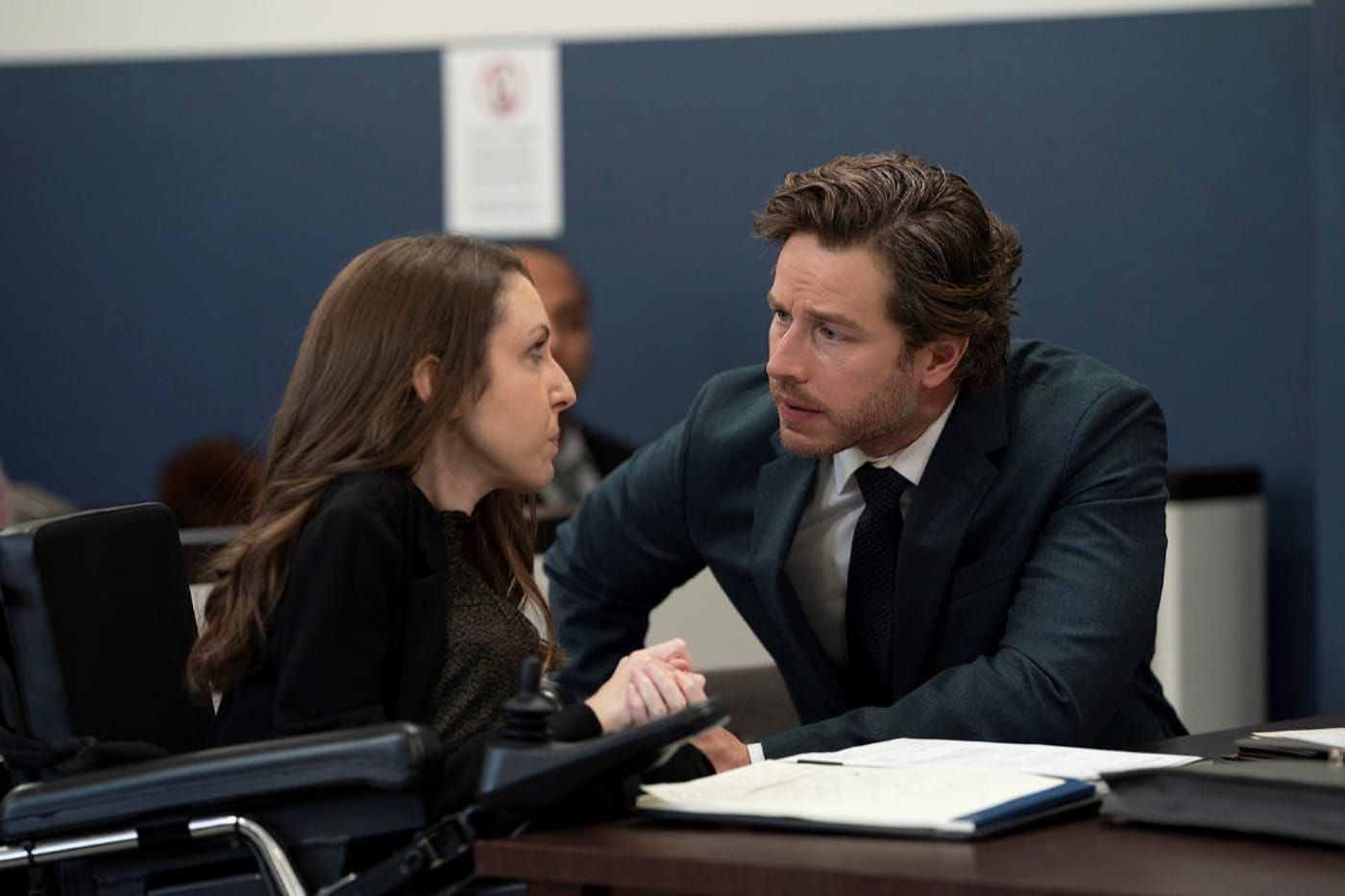 Manifest: Manifest : Bild Josh Dallas, Shannon DeVido - 36 von 189 ...