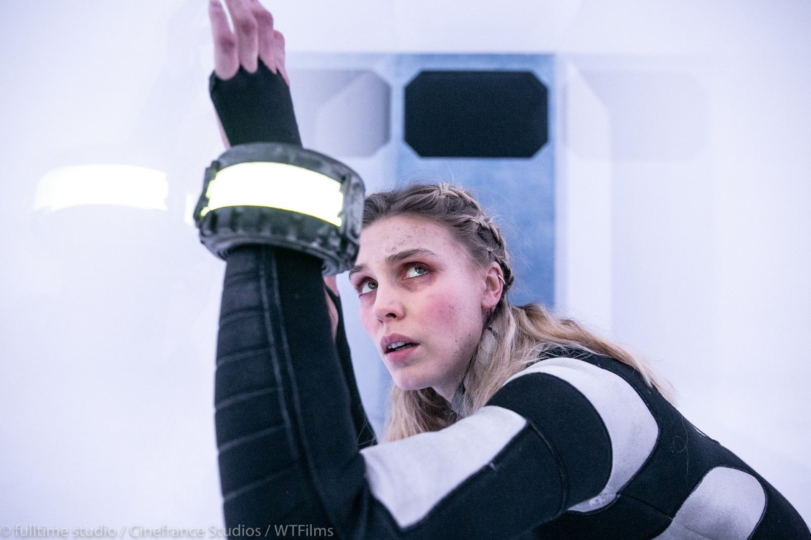 Foto zum Film Meander - Survival Instinct - Bild 1 auf 15 - FILMSTARTS.de