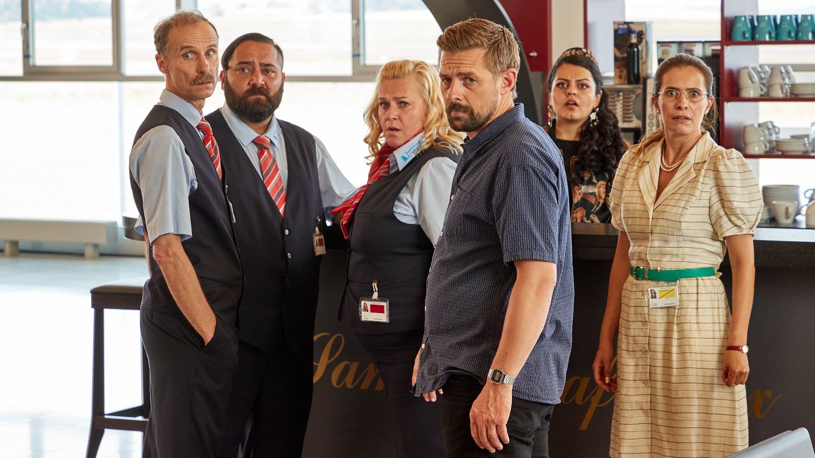 Check Check: Check Check : Bild - 1 von 16 - FILMSTARTS.de