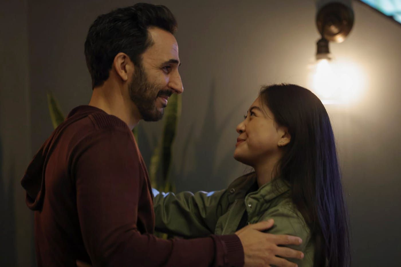 Bild zu Laura Sohn - The Blacklist : Bild Amir Arison, Laura Sohn ...