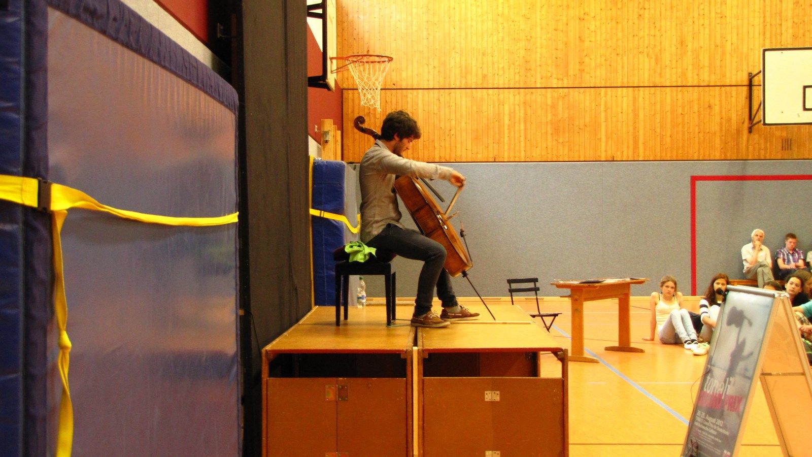 Foto zum Film Ciao Cello - Grand Prix der Cellisten - Bild 3 auf 9 ...