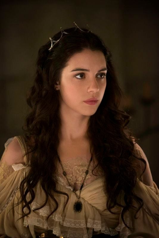 Reign: Bild Adelaide Kane - 439 von 499 - FILMSTARTS.de