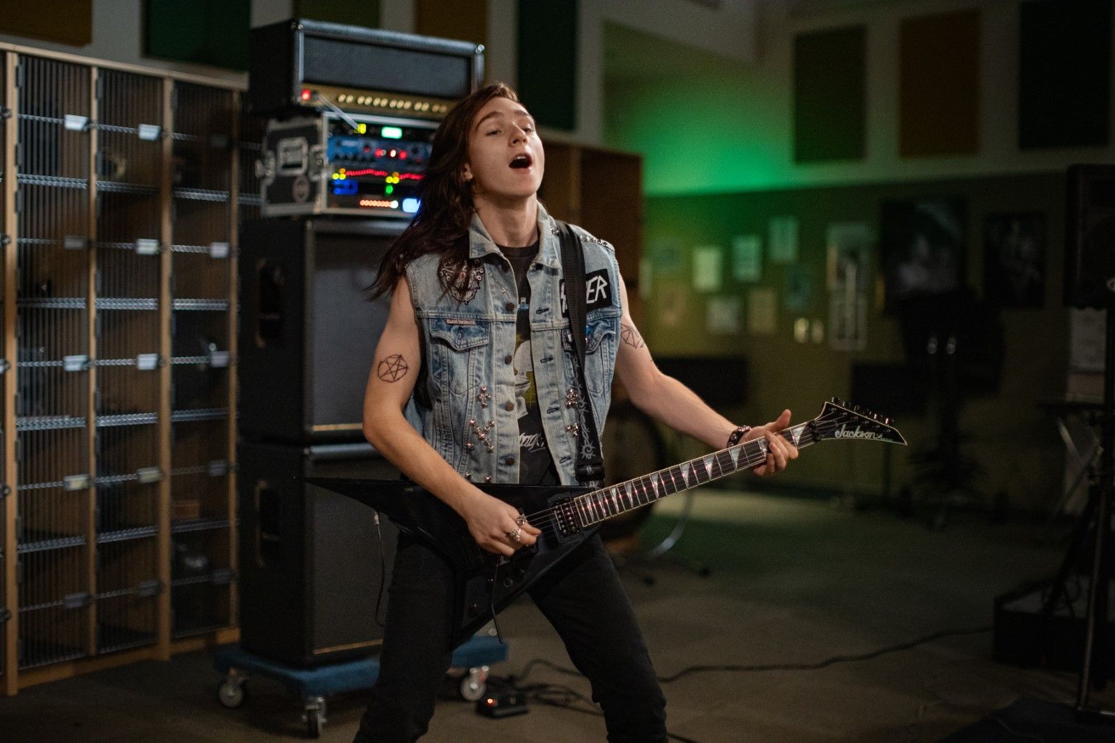 Bild zu Adrian Greensmith - Metal Lords : Bild Adrian Greensmith - Foto ...