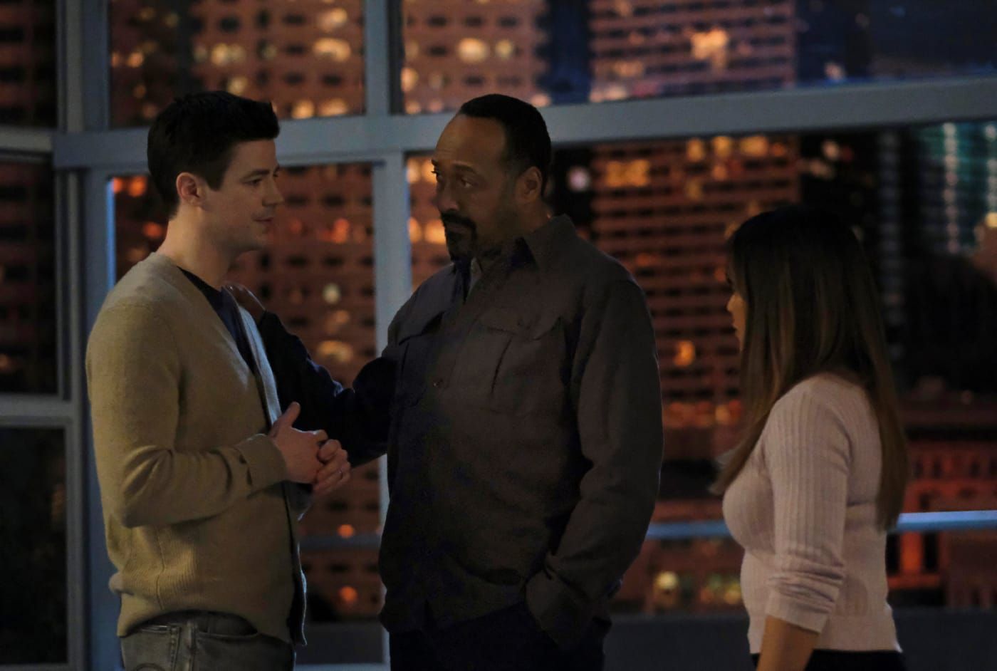 The Flash: The Flash : Bild Jesse L. Martin, Danielle Nicolet, Grant ...