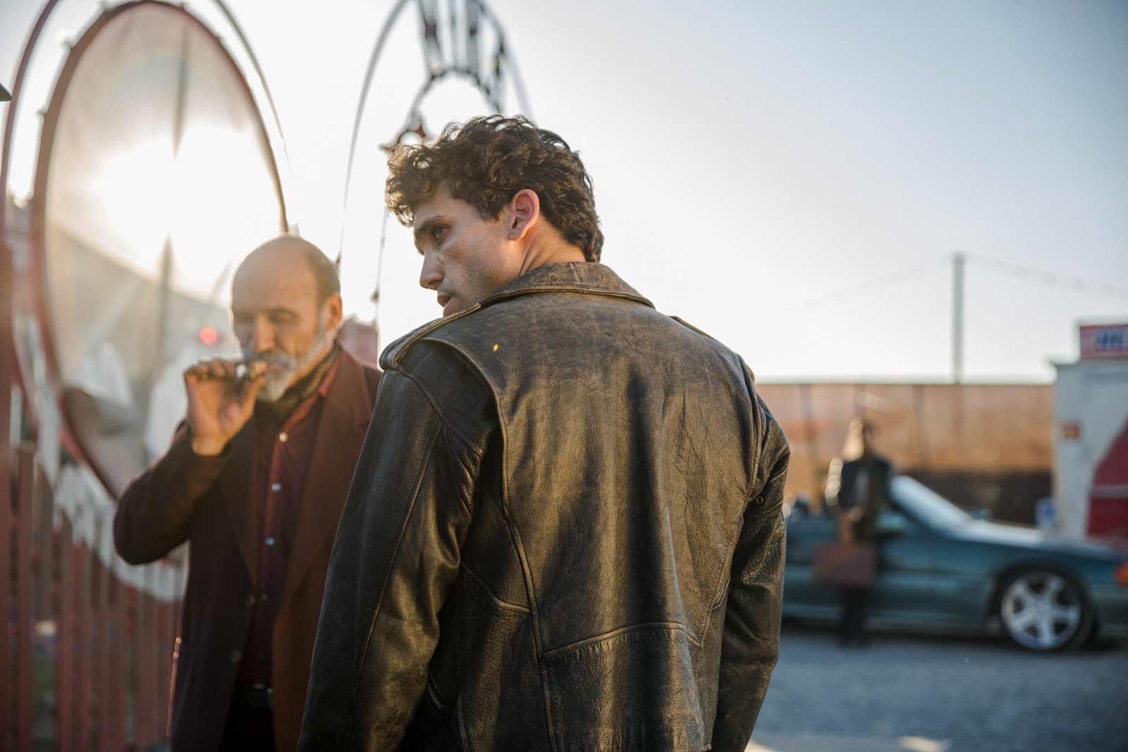 Bild zu Jaime Lorente - Bild Jaime Lorente - Foto 10 von 39 - FILMSTARTS.de