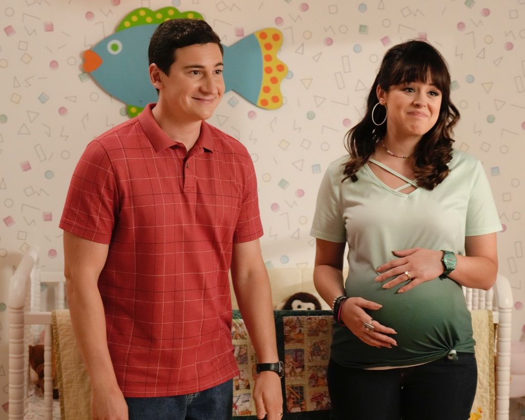 Bild zu Sam Lerner - Die Goldbergs : Bild Hayley Orrantia, Sam Lerner ...