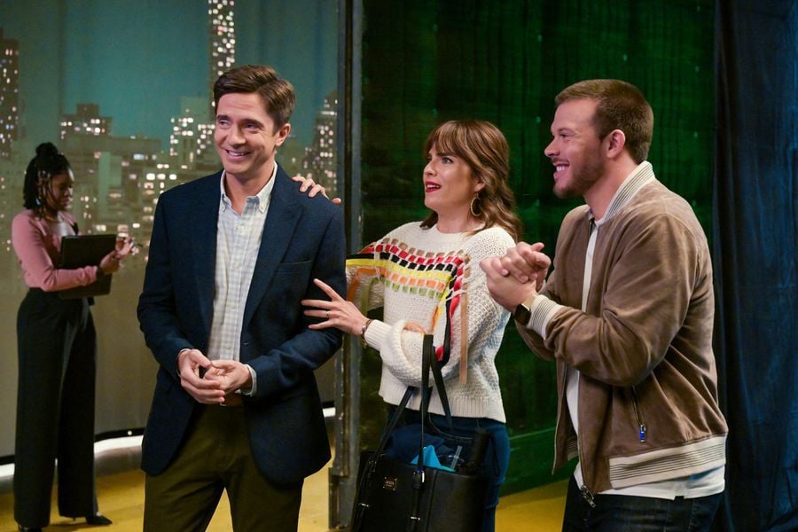 Home Economics: Home Economics : Bild Topher Grace, Karla Souza, Jimmy Tatro - 6 von 55 ...