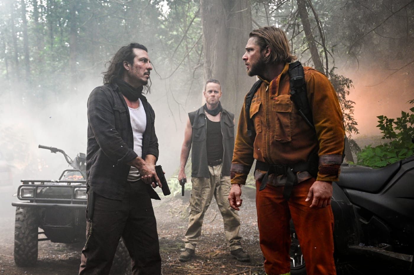 Fire Country: Fire Country : Bild Kevin Alejandro, Max Thieriot - 25 ...