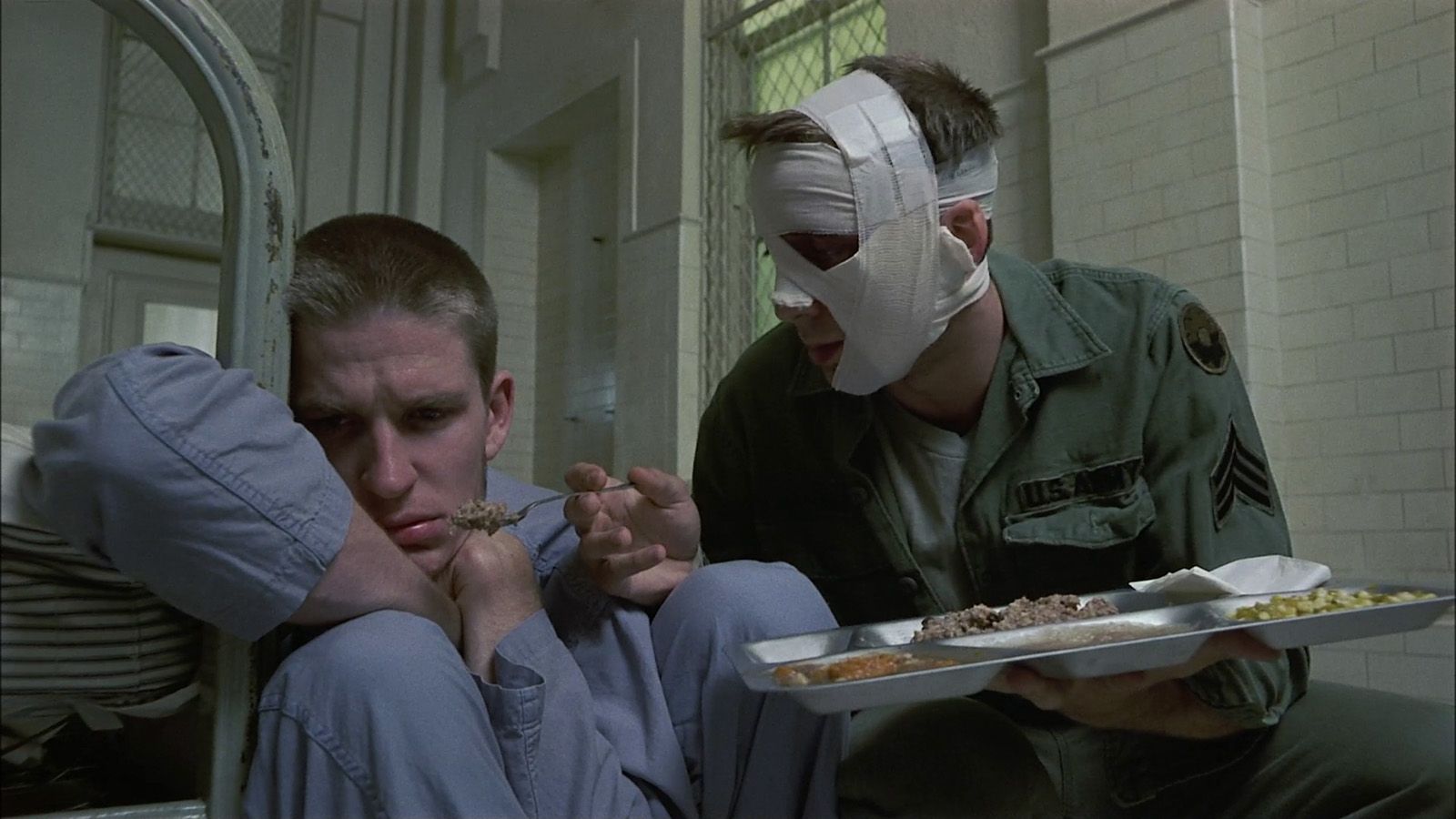 Bild zu Nicolas Cage - Birdy : Bild Matthew Modine, Nicolas Cage - Foto ...