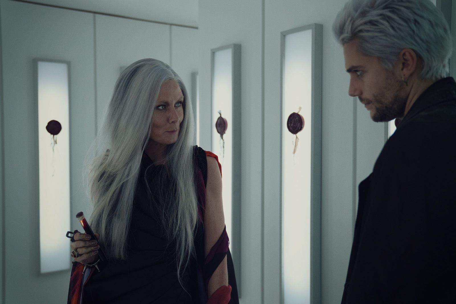 Half Bad: The Bastard Son & The Devil Himself: Bild - 10 von 13 ...