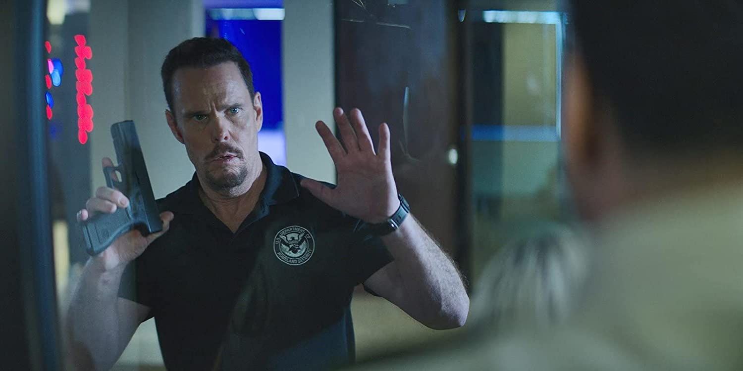 Foto zum Film Wire Room - Gerechtigkeit ist ein bewegliches Ziel - Bild 2 auf 8 - FILMSTARTS.de