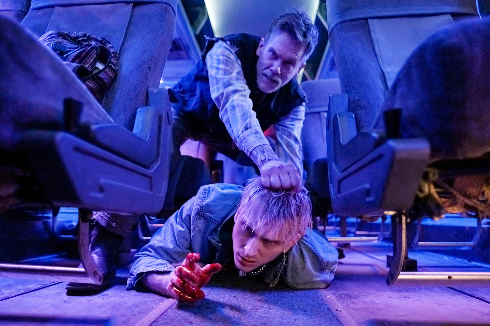 Bild zu Machine Gun Kelly - One Way - Hell Of A Ride : Bild Machine Gun ...