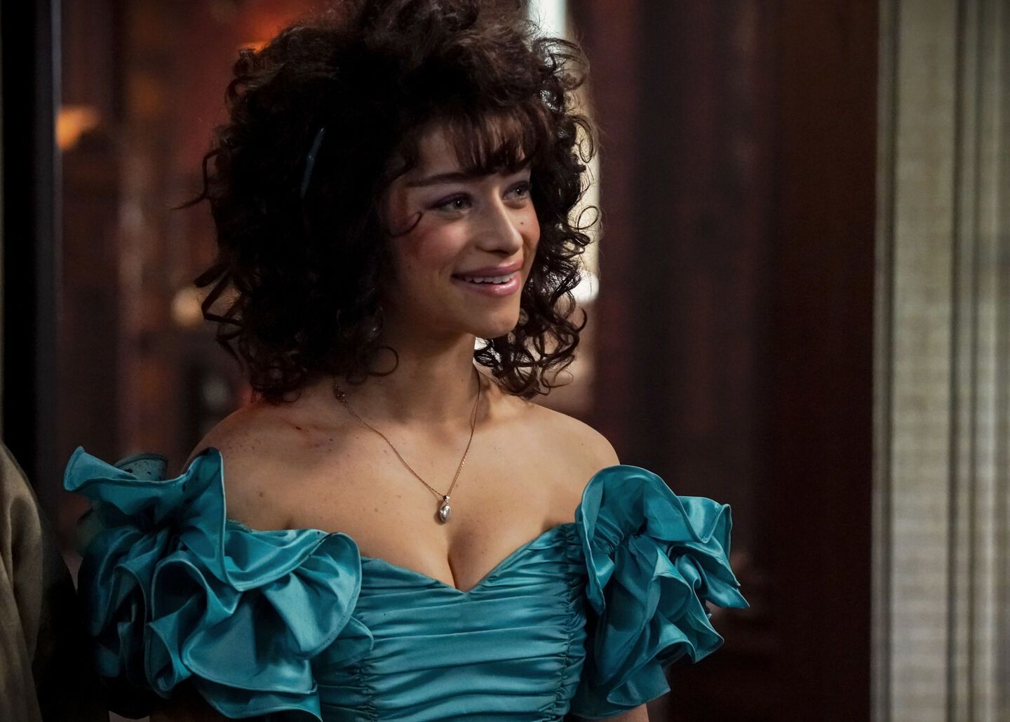 Ghosts: Ghosts : Bild Odessa A’zion - 12 von 37 - FILMSTARTS.de