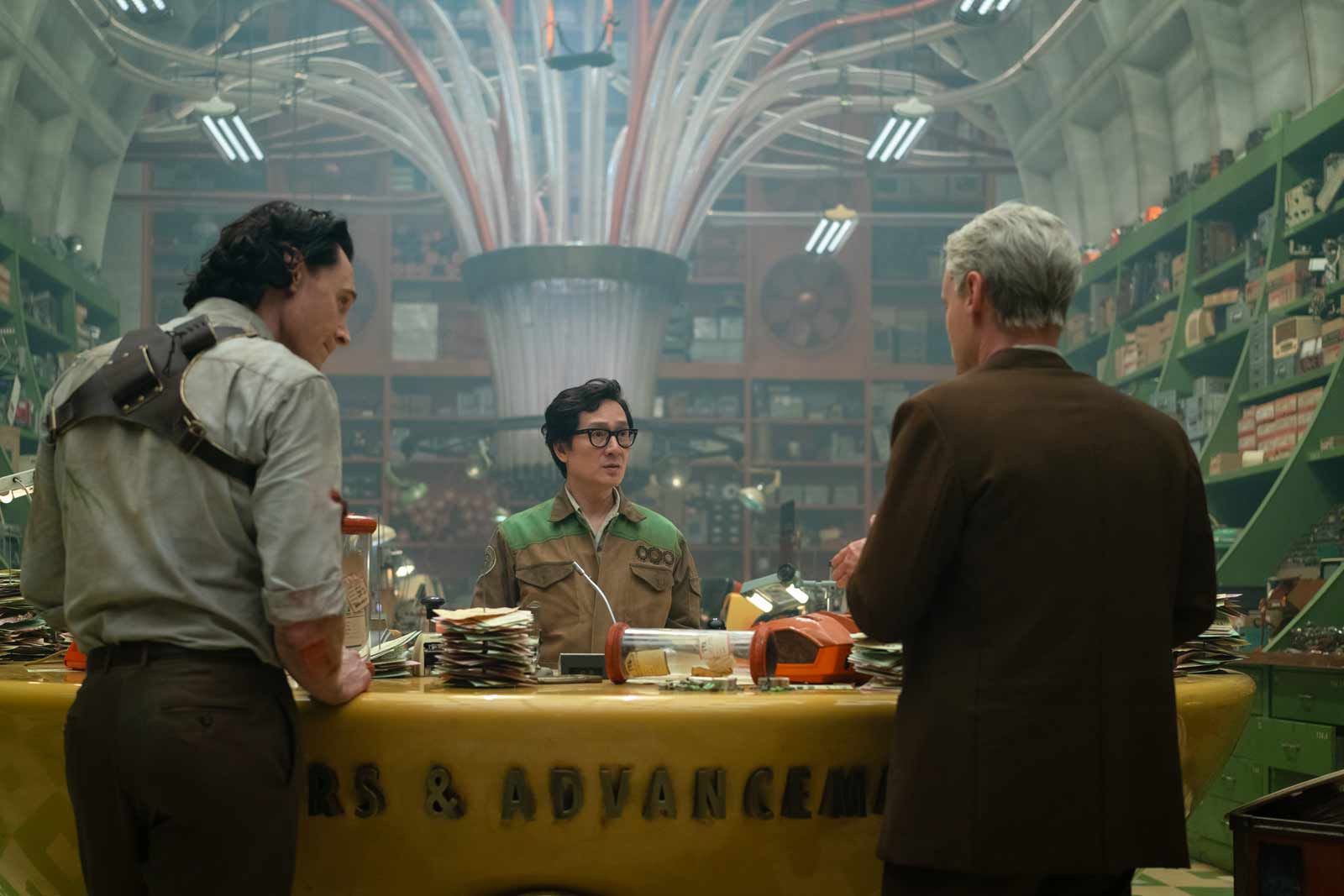 Loki: Bild Owen Wilson, Tom Hiddleston, Ke Huy Quan - 8 von 20 ...