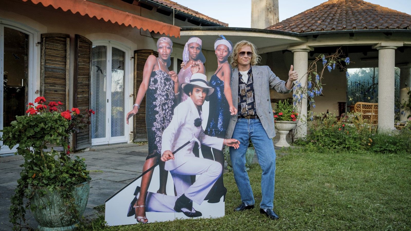 Foto zum Film Girl You Know It's True - Bild 12 auf 24 - FILMSTARTS.de