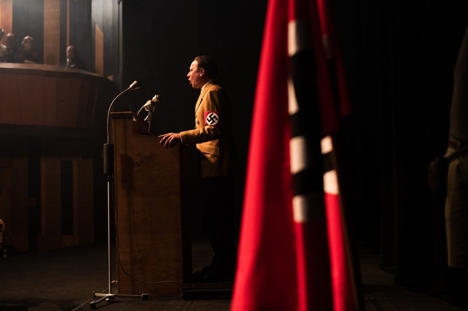 Foto zum Film Führer und Verführer - Bild 6 auf 9 - FILMSTARTS.de