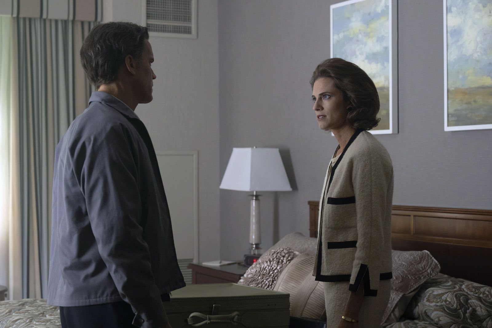 Bild zu Matt Bomer - Fellow Travelers : Bild Matt Bomer, Allison ...