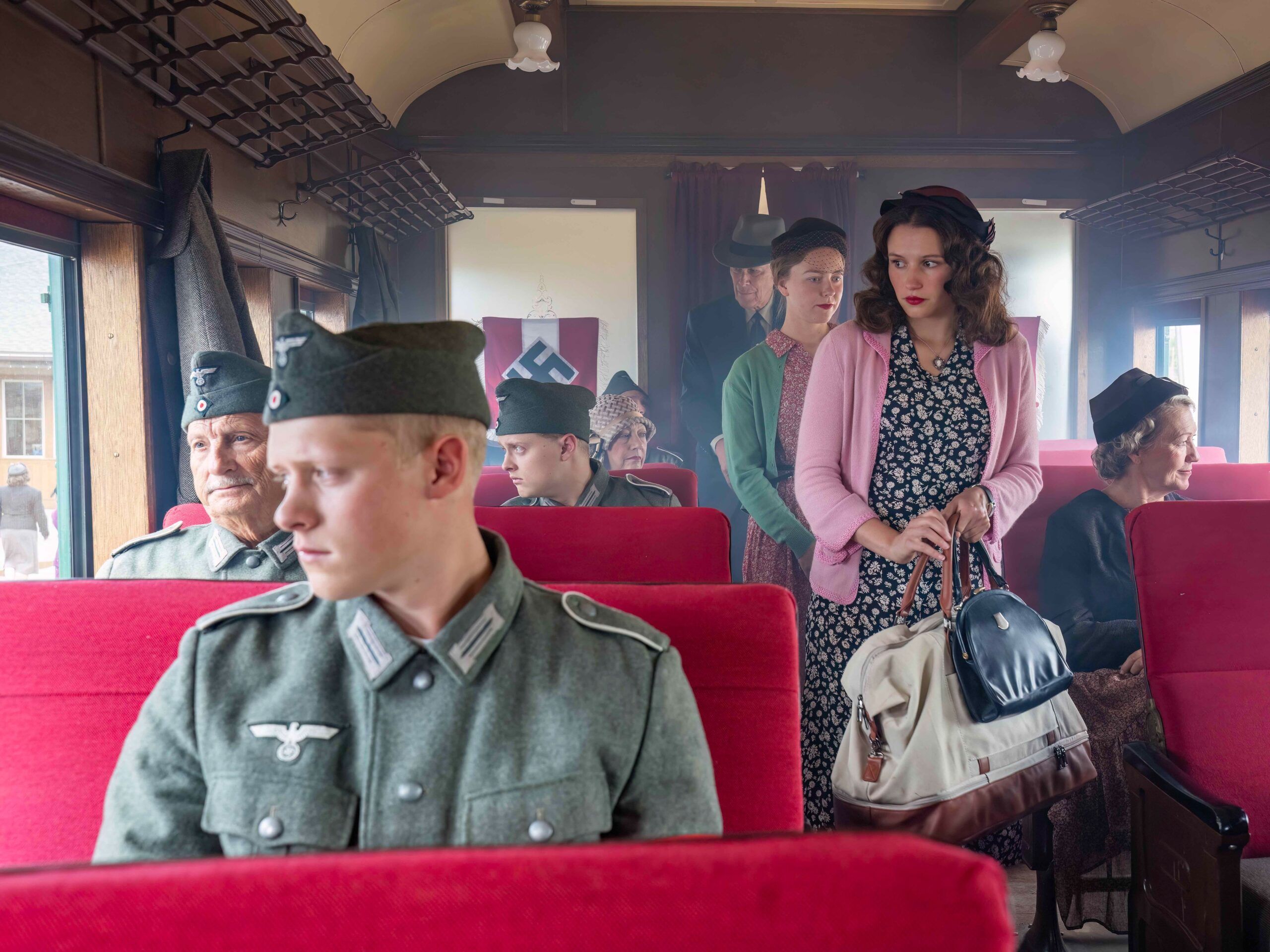 Foto zum Film Escape From Germany - Bild 2 auf 8 - FILMSTARTS.de