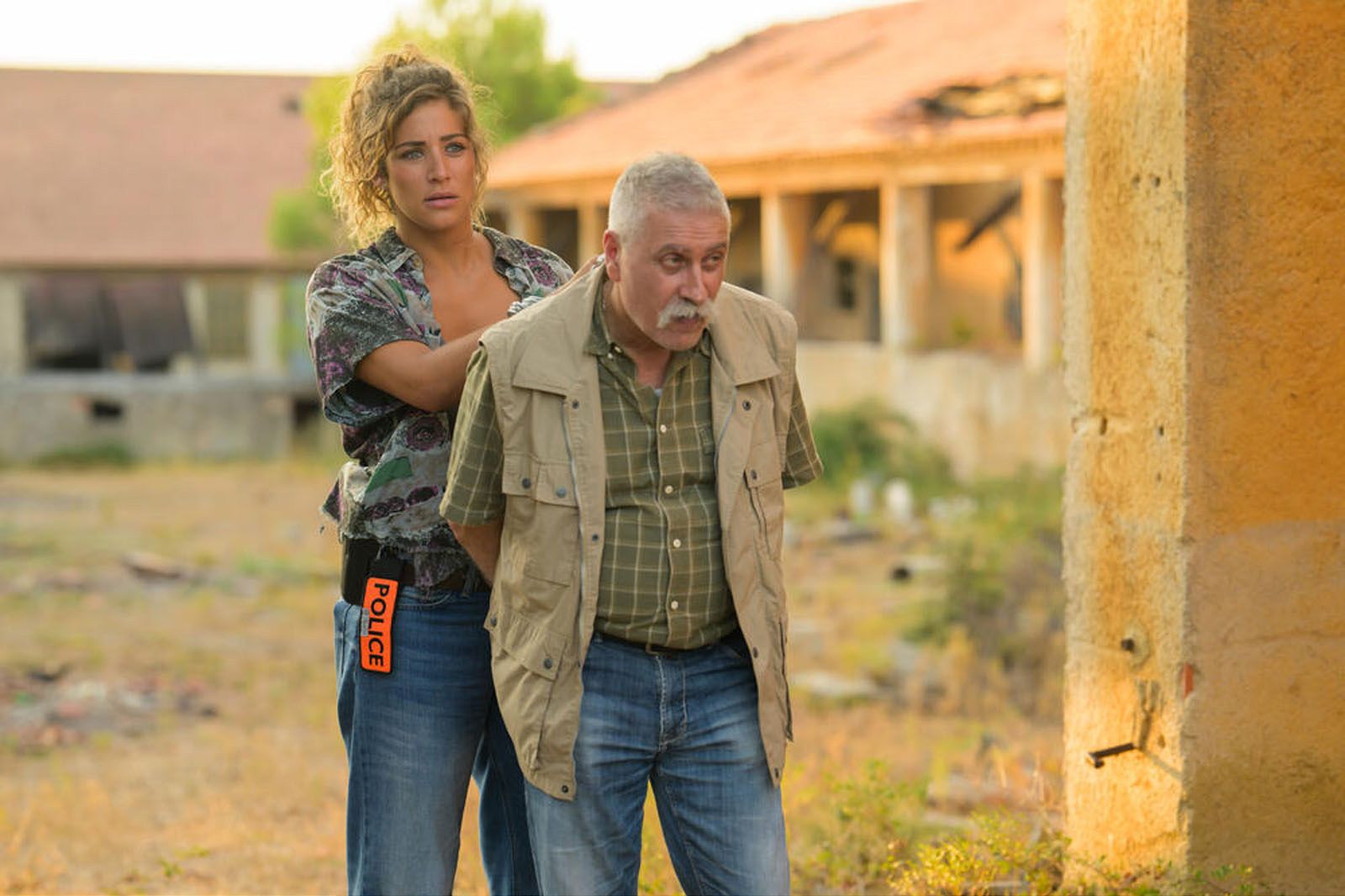 Bild zu Manon Azem - Bild Manon Azem - Foto 0 von 39 - FILMSTARTS.de