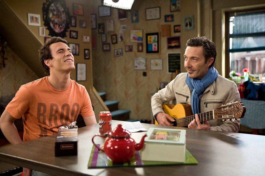 En Famille: Bild Emmanuel Donzella, Axel Huet - 26 von 71 - FILMSTARTS.de