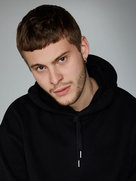 Bild zu Ben Felipe - Kinoposter Ben Felipe - Foto 1 von 2 - FILMSTARTS.de