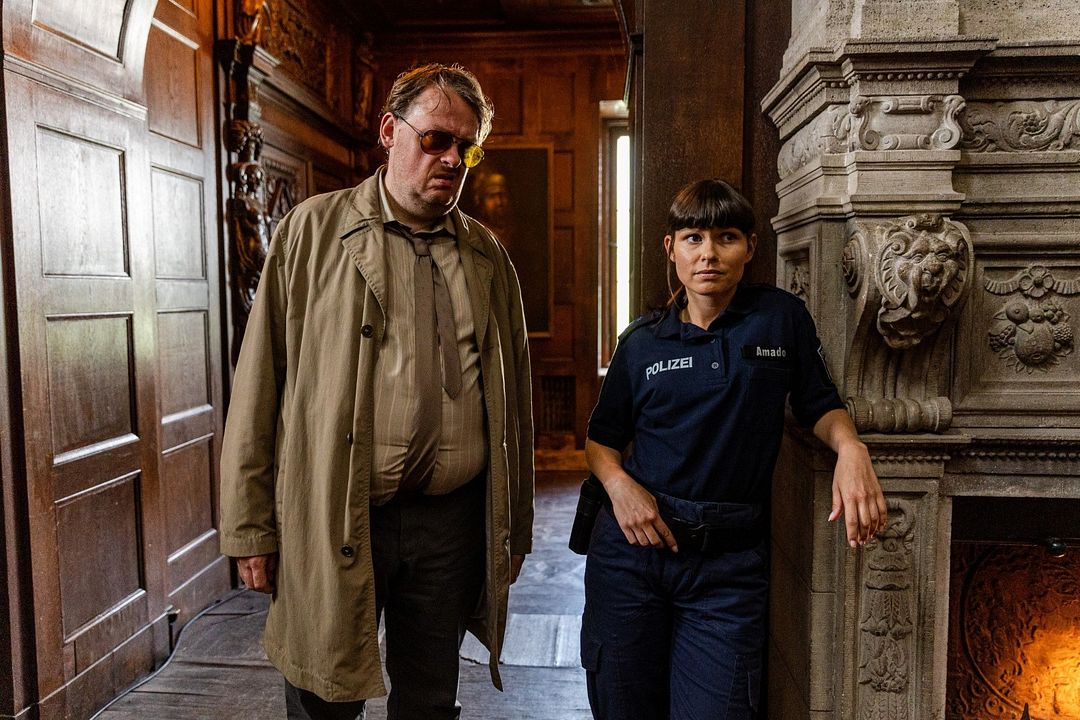 Foto zu Miss Merkel – Ein Uckermark-Krimi - Bild 12 auf 35 - FILMSTARTS.de