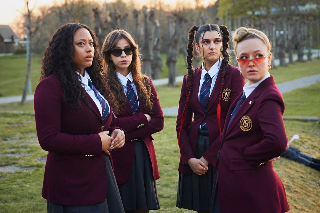 Young Royals: Bild Mimmi Cyon, Felicia Truedsson, Nikita Uggla ...