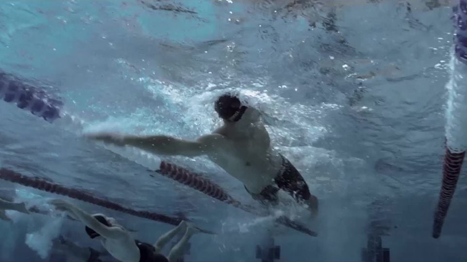 Tiefe Wasser Trailer - Tiefe Wasser Trailer OV - FILMSTARTS.de