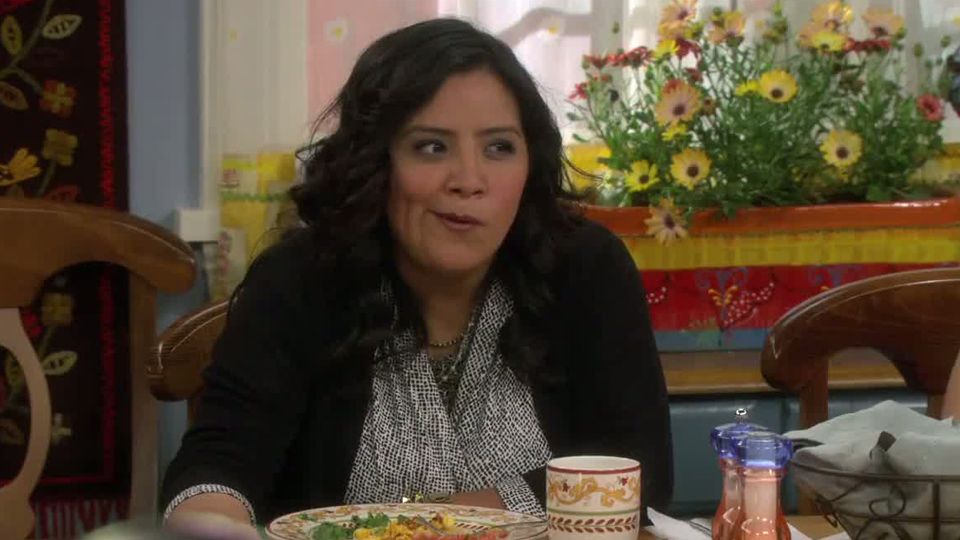 Cristela Trailer OV - Trailer Cristela - FILMSTARTS.de