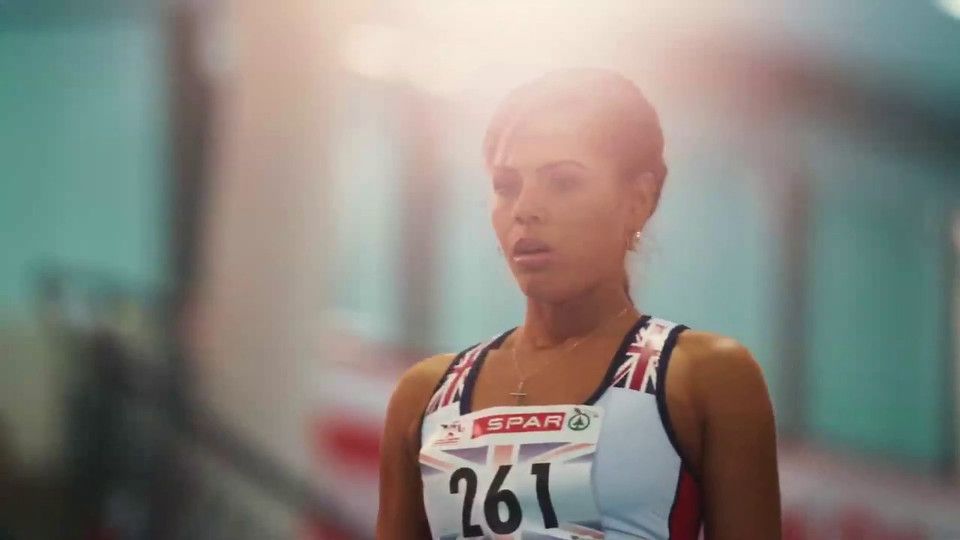 Fast Girls Trailer - Fast Girls Trailer DF - FILMSTARTS.de