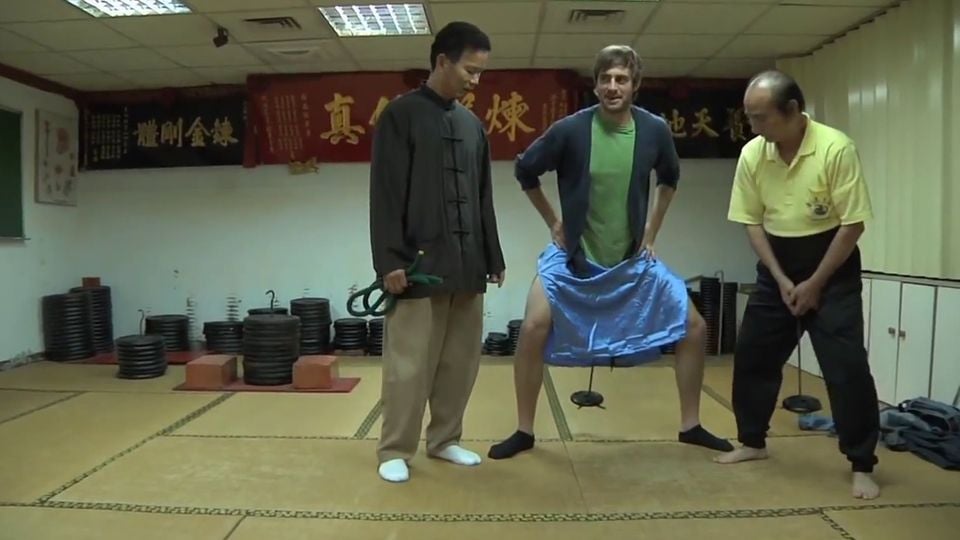 Unhung Hero: Auf die Größe kommt es (nicht) an Trailer - Unhung Hero ...