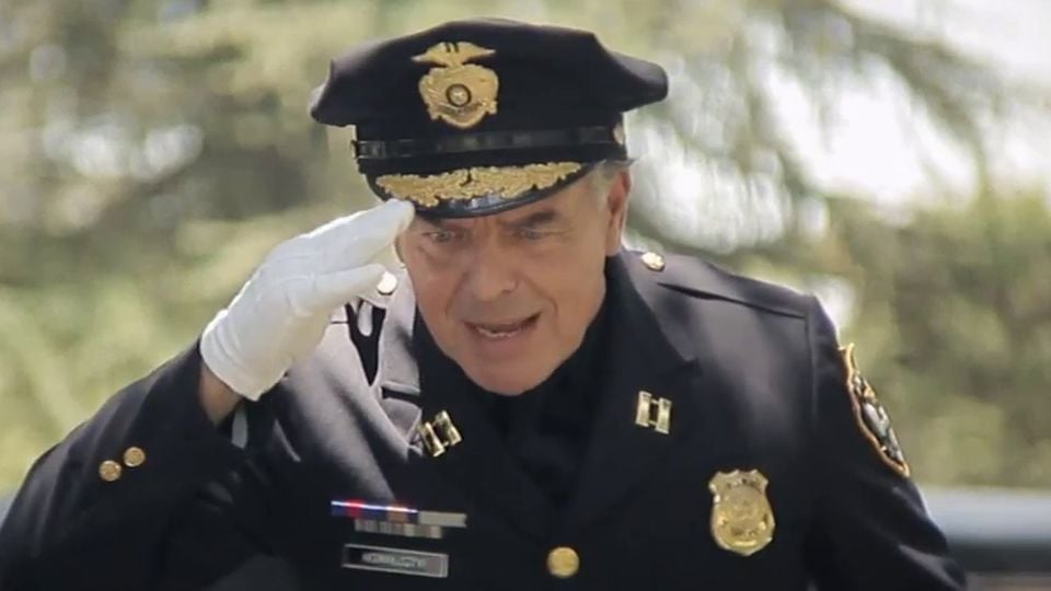 Wrong Cops Trailer - Wrong Cops Trailer DF - FILMSTARTS.de