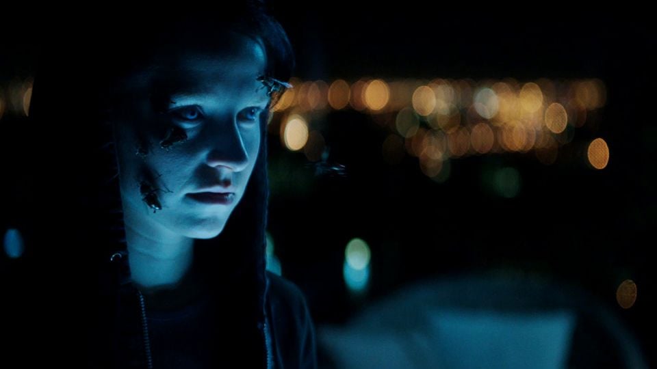 Unfriend Trailer - Unfriend Trailer DF - FILMSTARTS.de