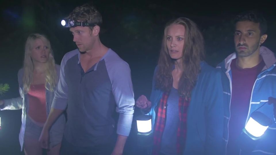 Altar Trailer - Altar Trailer OV - FILMSTARTS.de