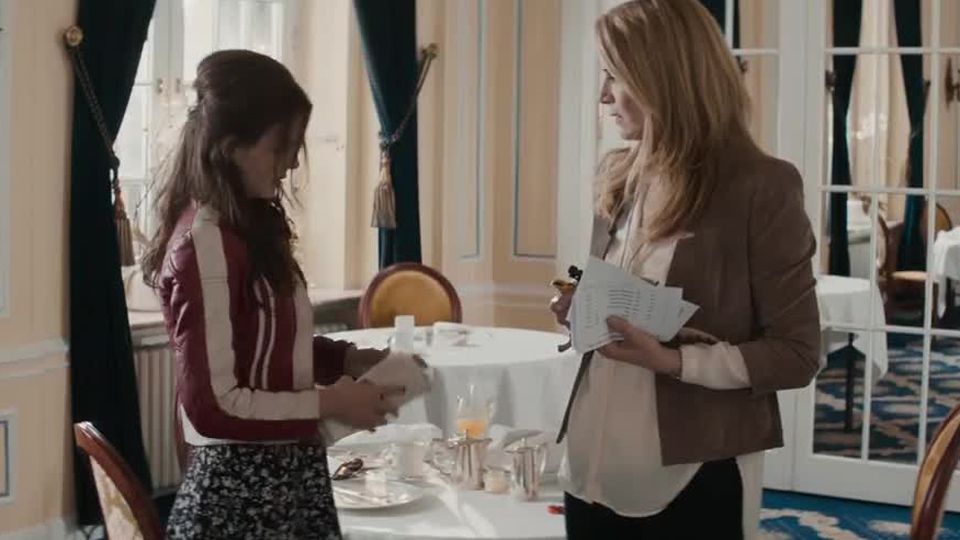 Zazy Trailer - Zazy Trailer DF - FILMSTARTS.de