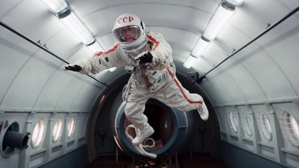 Spacewalker Trailer - Spacewalker Trailer DF - FILMSTARTS.de