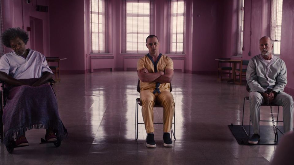 Glass Trailer - Glass Trailer DF - FILMSTARTS.de