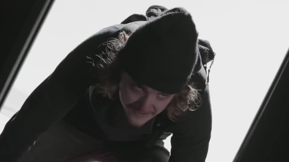 Alien Code Trailer - Alien Code Trailer OV - FILMSTARTS.de